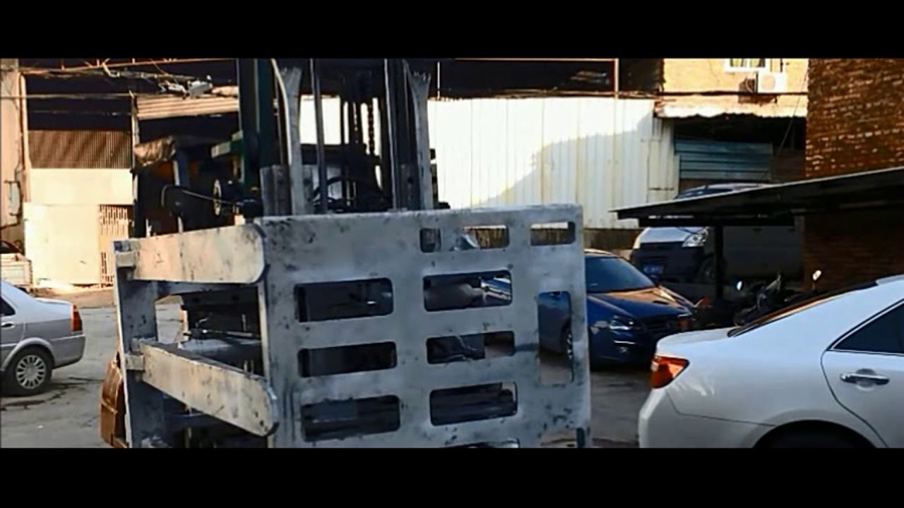 Push Clamp Attachment for Pallet Inverter - CUSTOMIZED WRAPPING SOLUTIONS